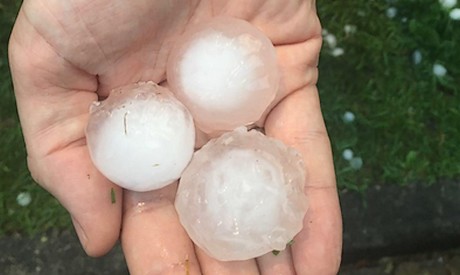 Hagelstenen zo groot als abrikozen in Noord-Italië
